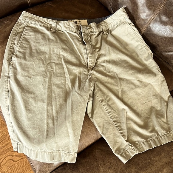 Reef | Shorts | Reef Mens Kaki Shorts Size 32 Zipper Front Front And ...